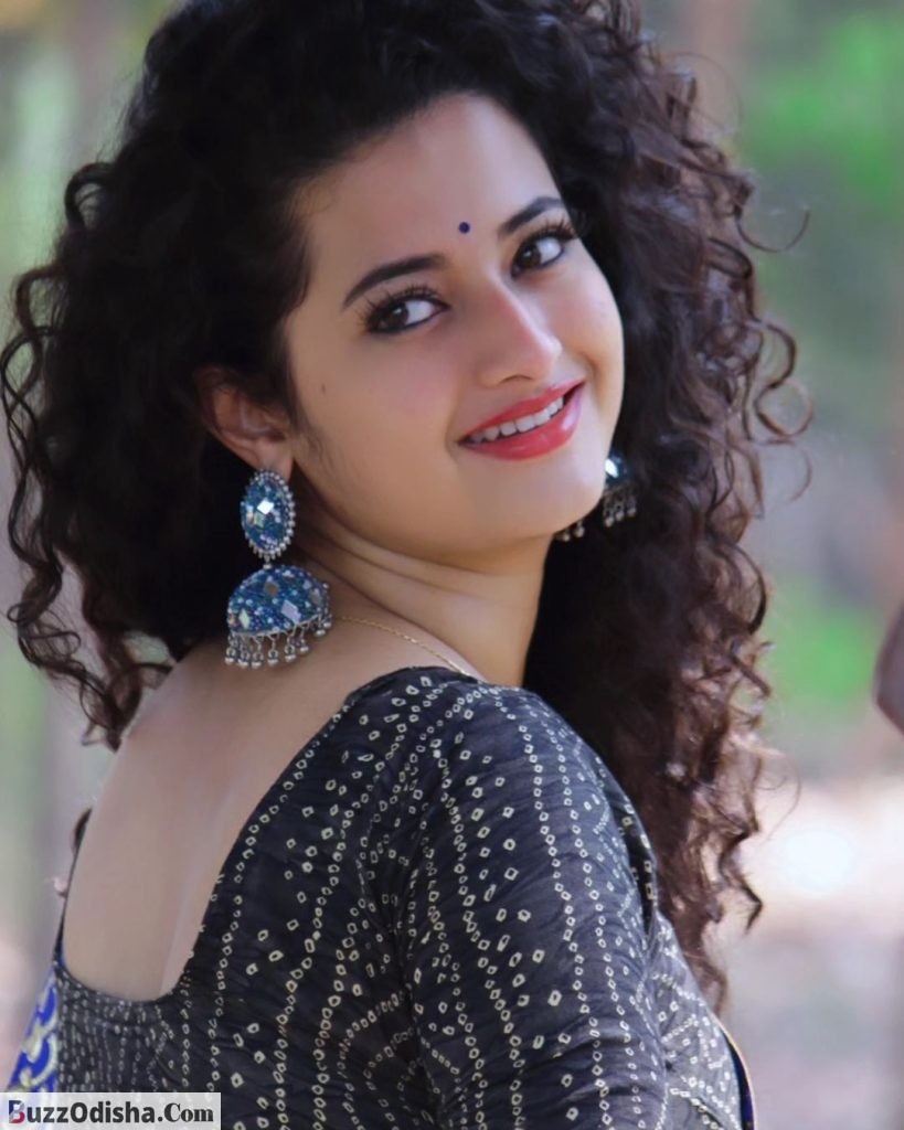 Anuradha Panigrahi Photos: Looks Bold and Beautiful in Sarees ...